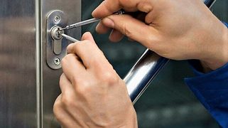 24 Hours Licensed Atlanta Locksmiths Service - Locksmith Management