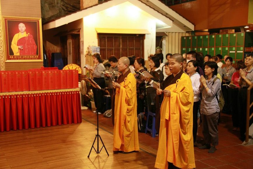 Merging Han and Tibetan Buddhism - Himalaya Monitor